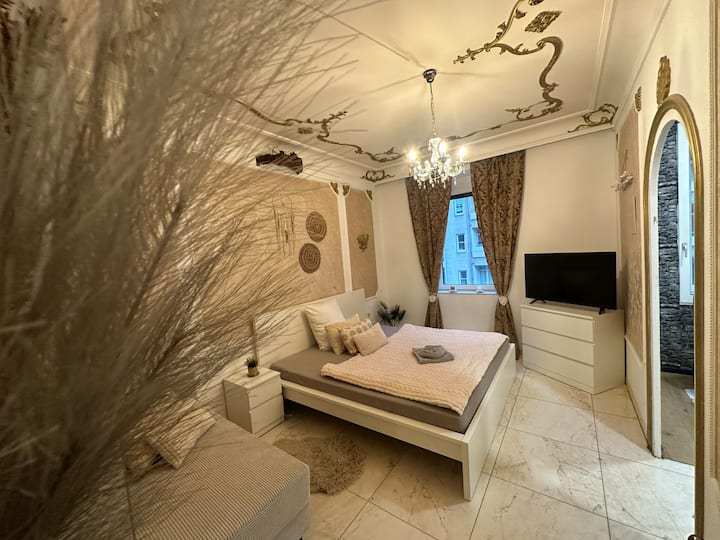 Honor - Extravaganz (Neu Renoviert) - Leonding