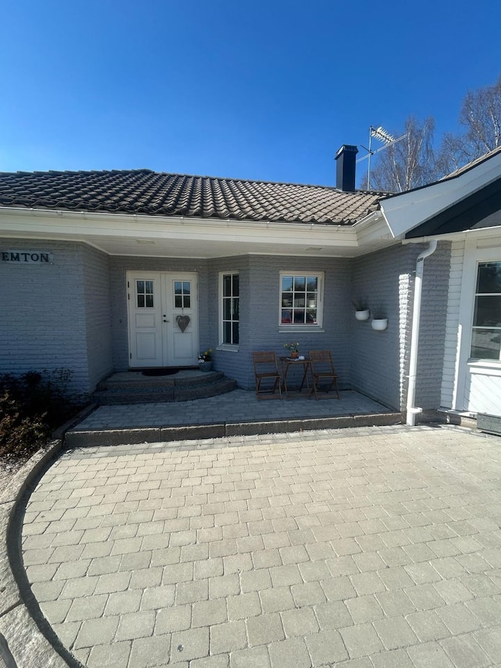 Villa Med Strandtomt - Tidaholm