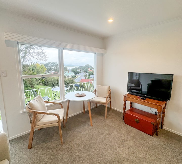 Views On Vauxhall
A Home Away From Home - Auckland