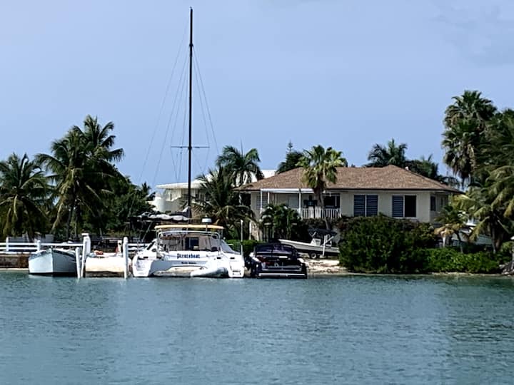 Oceanside Turtle Cove Home - Turks and Caicos Islands