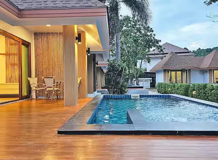 Phi Phi Luxury Pool Villa (4pax)  +Breakfast 7 - Ao Nang