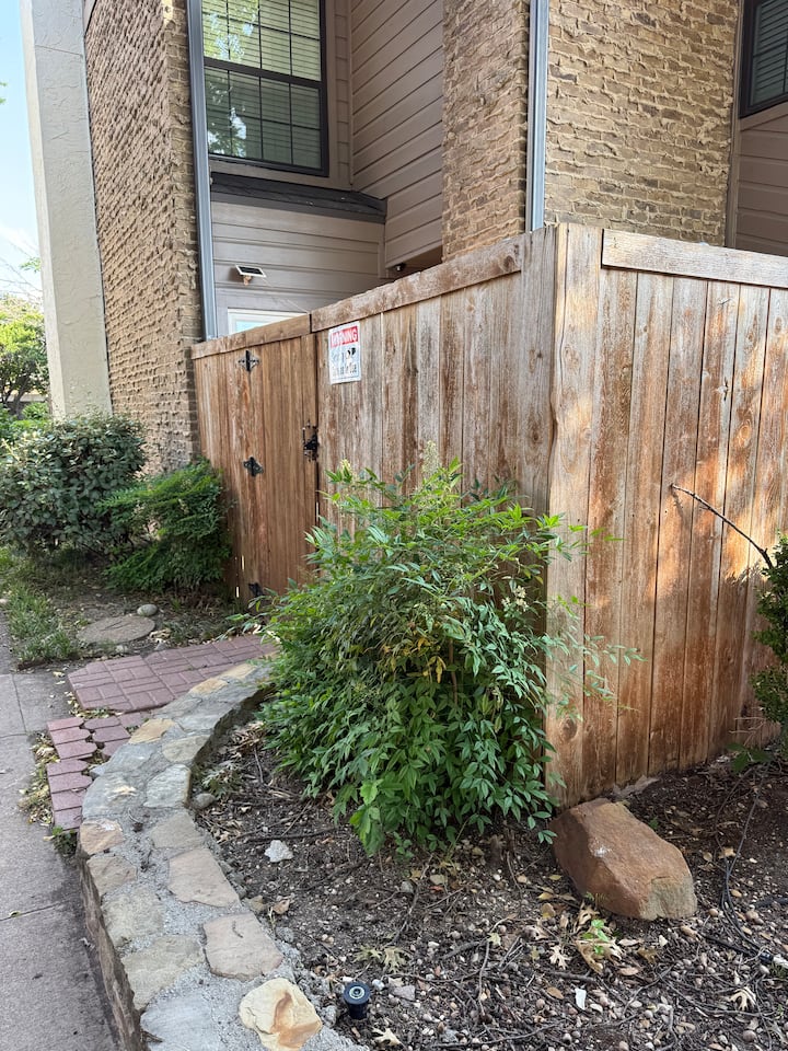 Stylish Modern Condo Private - Richardson, TX