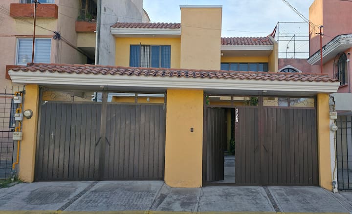 Casa Amplia Y Tranquila - Puebla