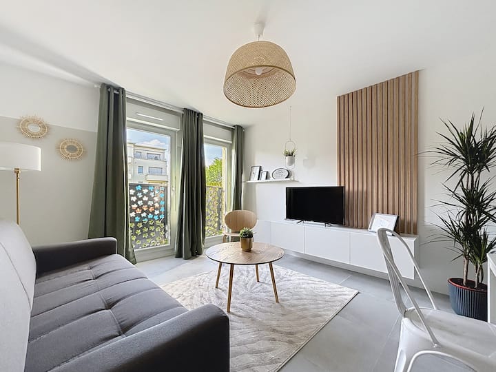 Le Joyeux Montévrain Disneyland Paris - Montévrain