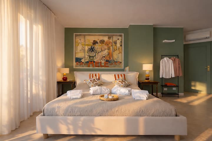 Molo Angioino Suites: Ampio Alloggio Con Terrazzo - Naples