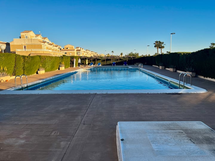 Chalet Adosado Con Piscina - Costa Blanca
