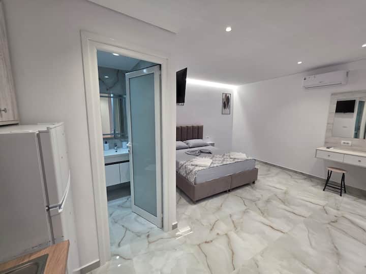 Veliaj Single Room Ksamil - Ksamil