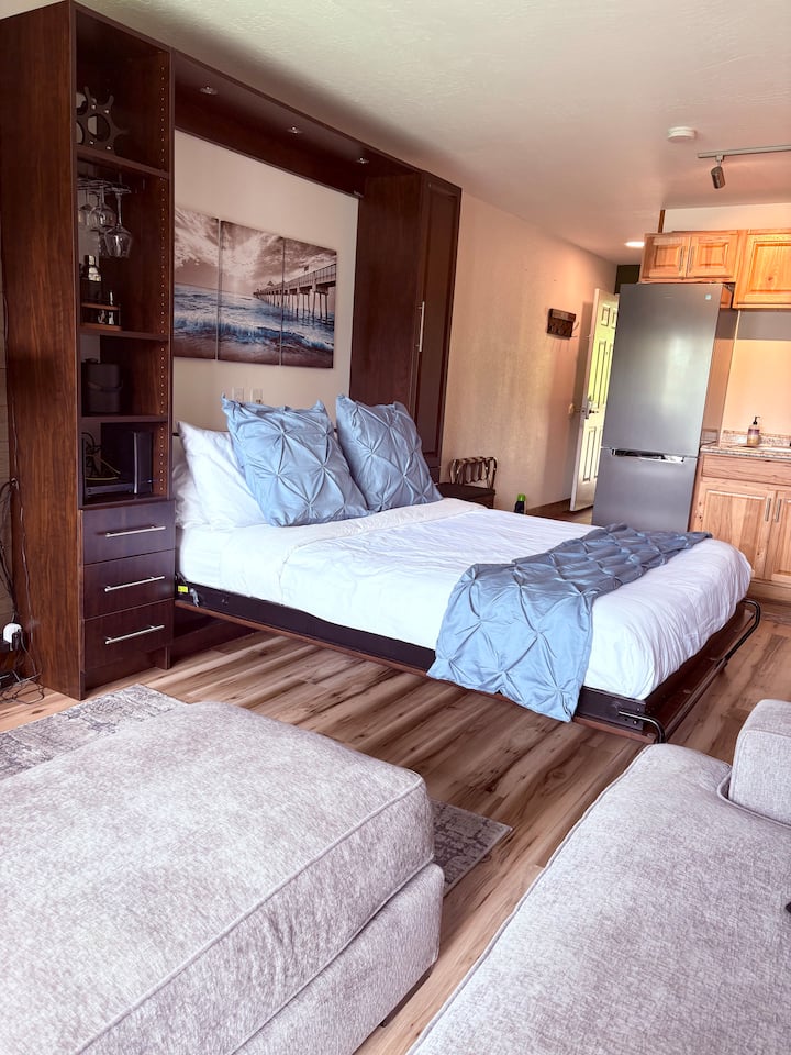 Amazing Flathead Lake Waterfront Getaway - Bigfork, MT
