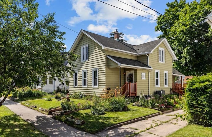 Oshkosh—open Concept Home - Oshkosh, WI