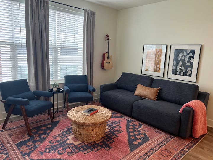 Verse & Vinyl Music City Retreat | Close To Broad! - SoundWaves at Gaylord Opryland, Nashville