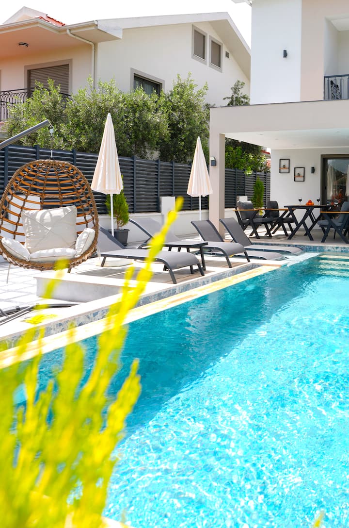 Fethiye (Merkez)
Triplex Villa İLge - Çalış Beach