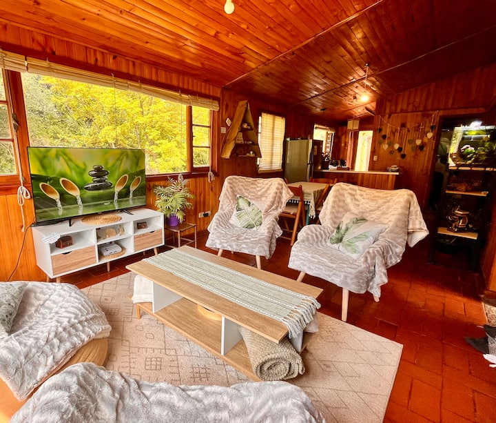 Guppy’s Cabin: Mountain Magic With Fish & Jacuzzi - Cile