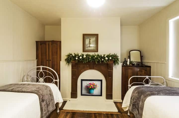 The Church Street Twins Is So Cute! - Stanley