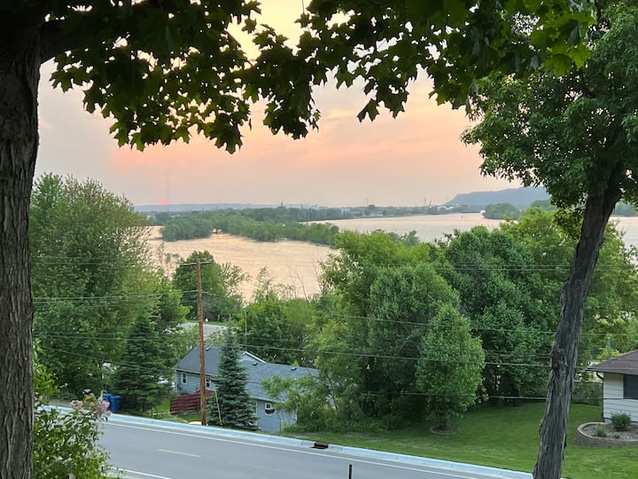 Esther’s River Cottage - Winona, MN