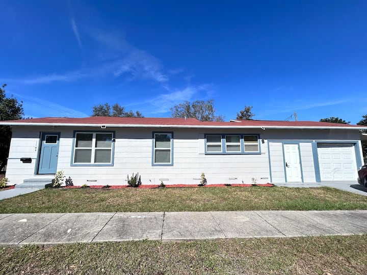 Cozy 4br Home | 9 Min To St. Pete Beach - San Petersburgo, FL