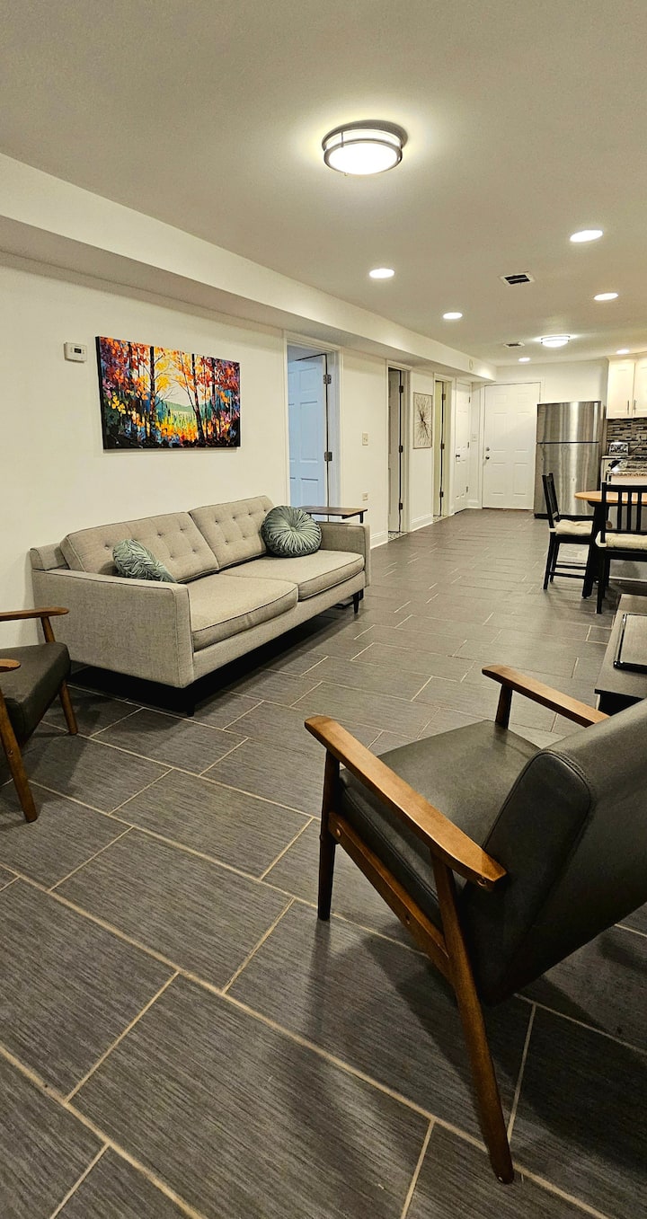 Bright 2 Bedroom On Quiet Street - Chicago