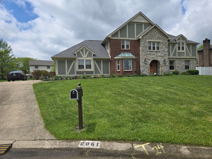 Cozy Room In The Heart Of West Chester - West Chester Township, OH