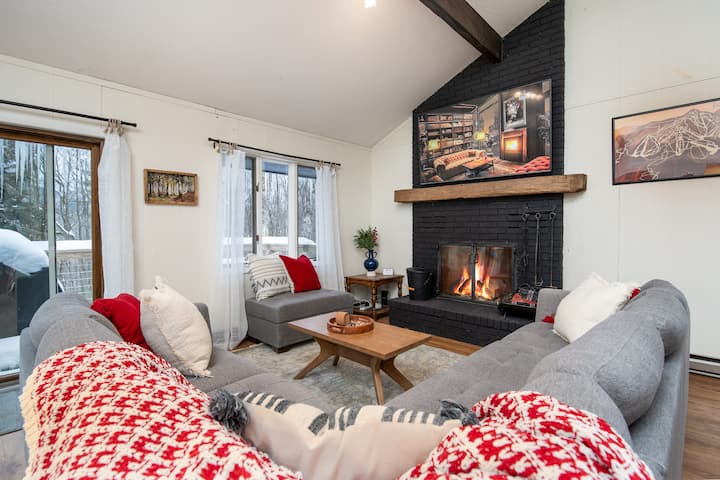 Modern & Cozy Cabin | 2 Fireplaces & Sleeps 13 - 佛蒙特州