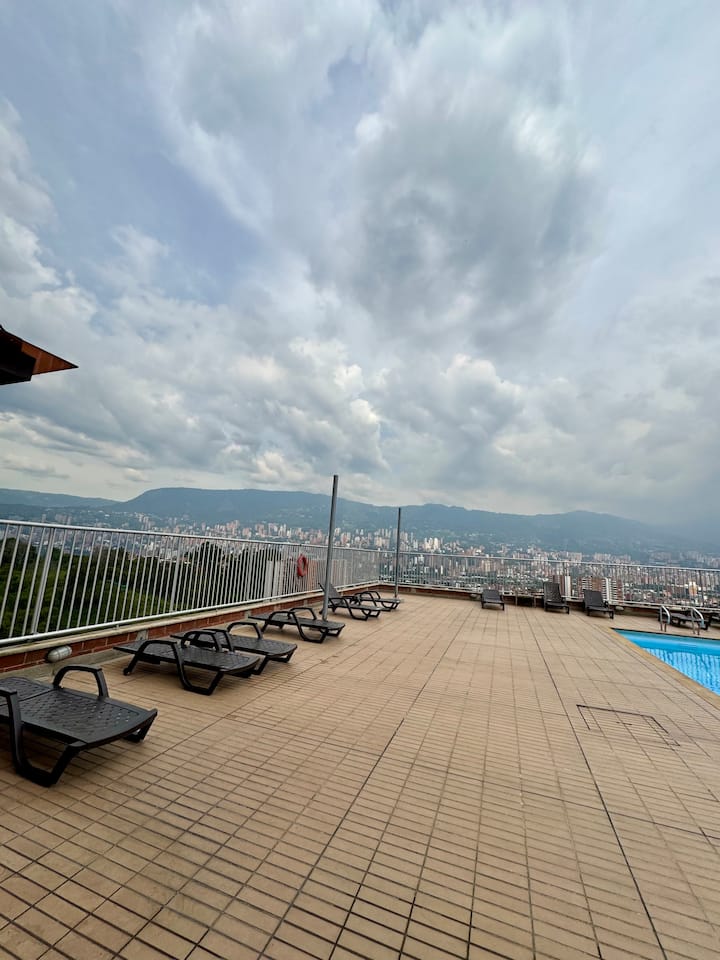 Moderno Apartamento Balcón/vista Medellín/piscina - Medellín