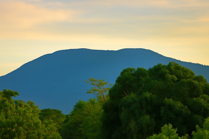 Casa Moderna Con A/c Y Vista A Volcán De Santa Ana - Santa Ana