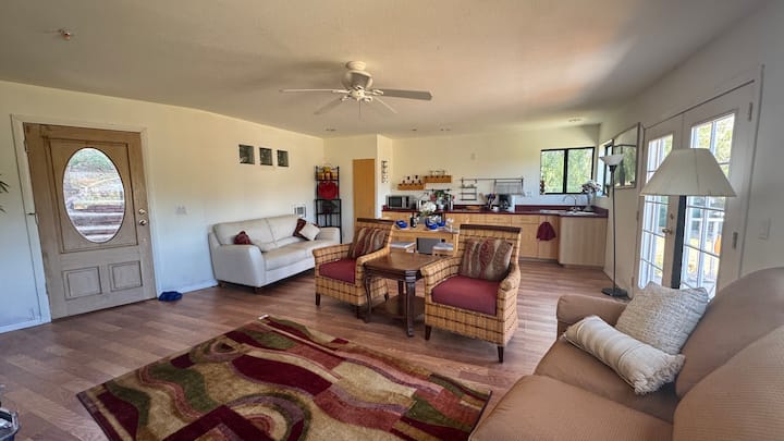 Beautiful Guesthouse With Views - Fallbrook, CA