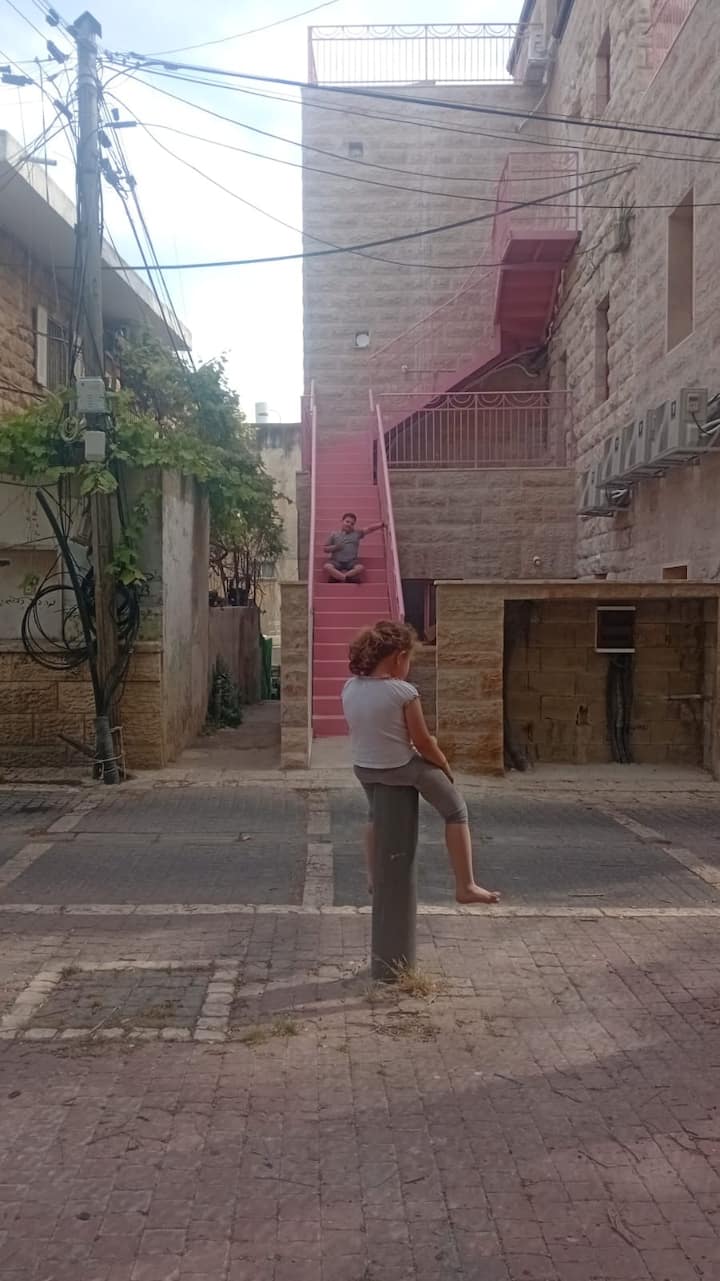 The Pink House (Nm) - Jerusalem