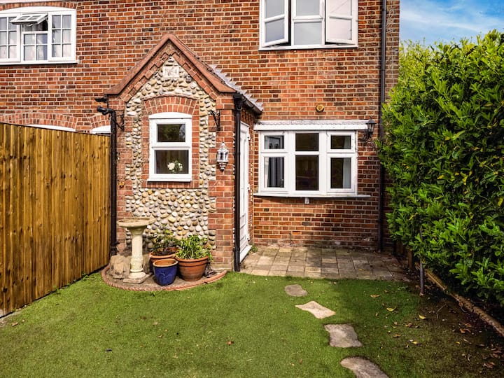 Painter's Cottage - Hemsby