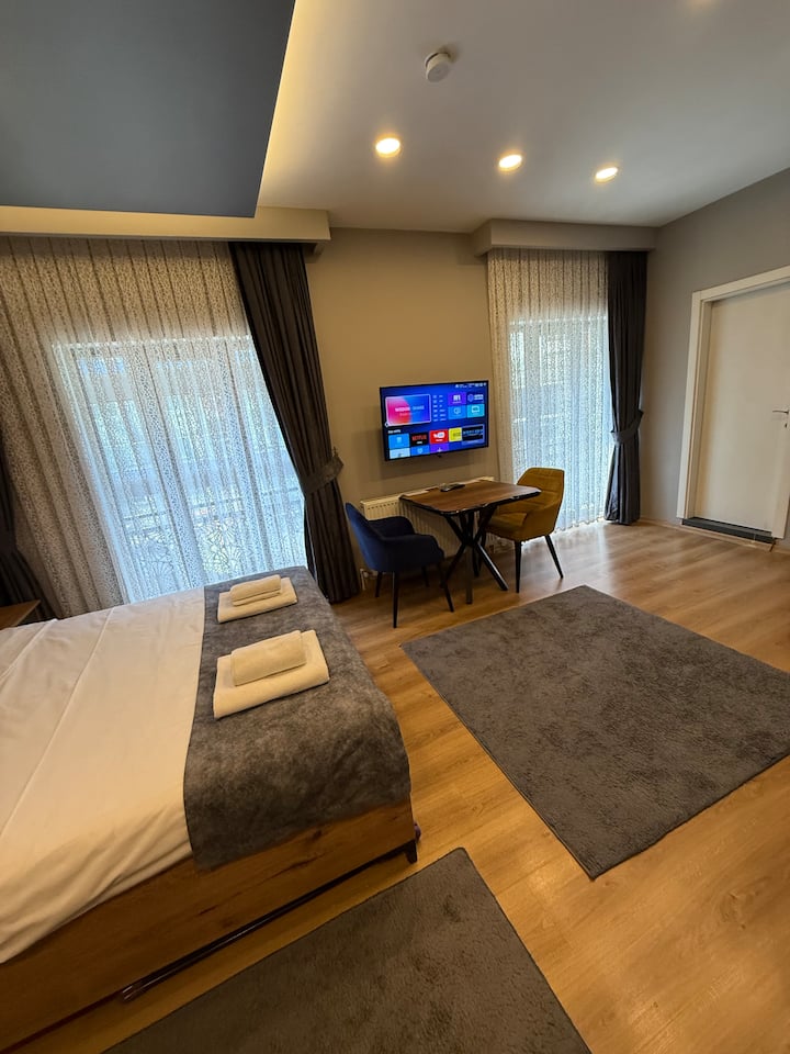 Taksim Meydan’a 7 Dk. Stüdyo 1.kat Daire 3 - Balmumcu