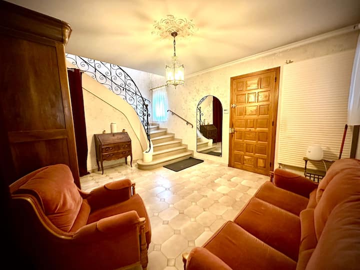 Grande Maison Pour 12. 
5 Ch
Classée 3 éToiles - Ardèche