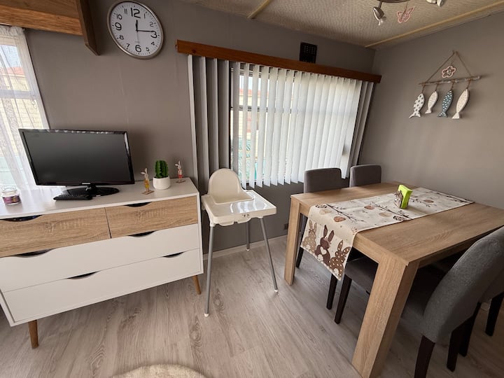 Petite Caravane Cosy Et Familiale - Le Coq