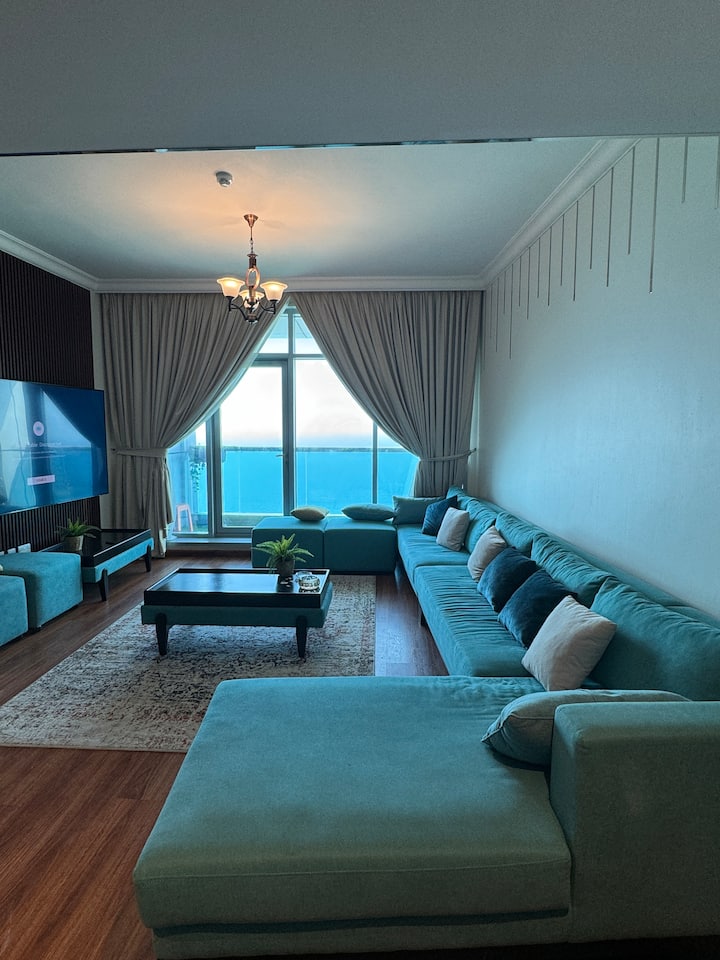 Luxury Apartment With Sea View - Sharjah