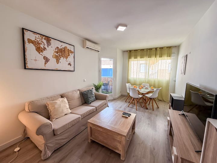 Main Avenue Very Close To The Beach - Águilas