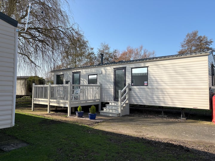 3 Bed/8 Berth Caravan On 4* Southview Holiday Park - Skegness