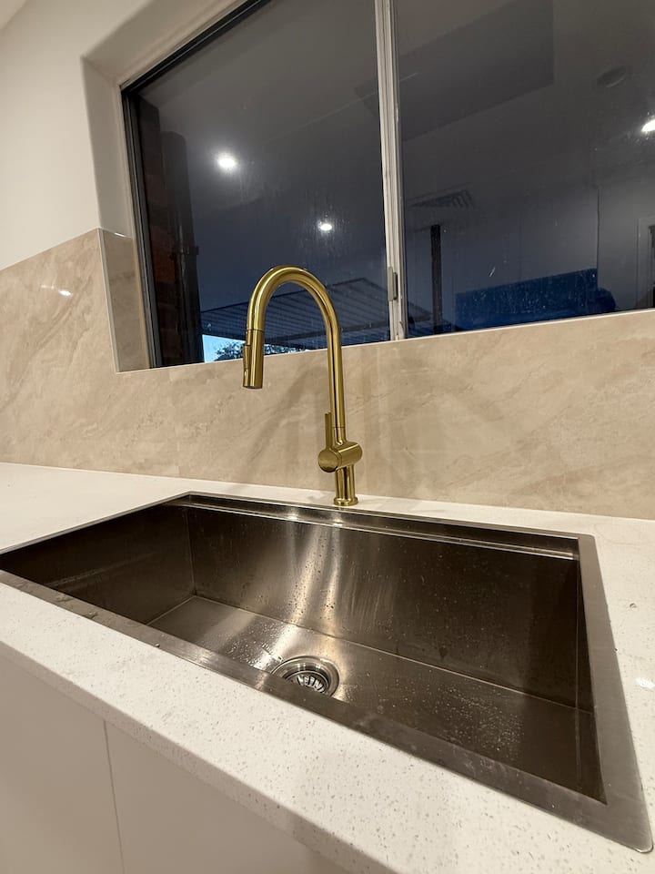 Newly Renovated House In Myaree 6 Bedrooms - Perth