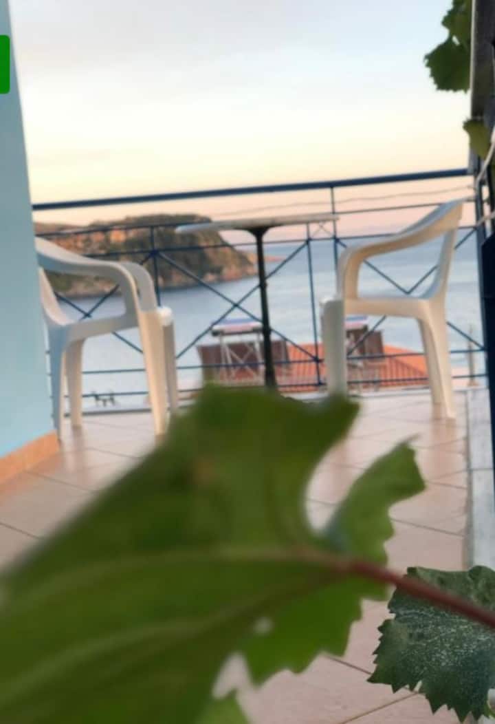 Dina House - Himarë