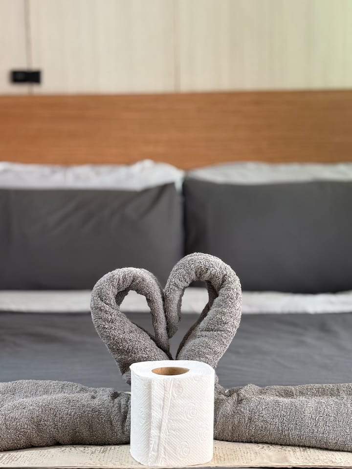 Cozysuite W/balcony Linked To Venice Grand Canal - Taguig