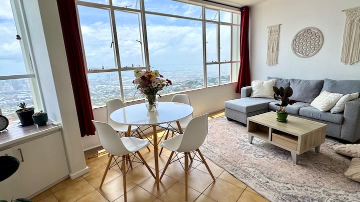 Cozy Flat With A Breathtaking View! - Camps Bay