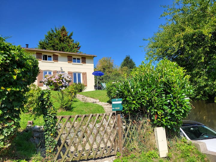 Maison Charmante Et Paisible Proche Petite Plage - Les Loges