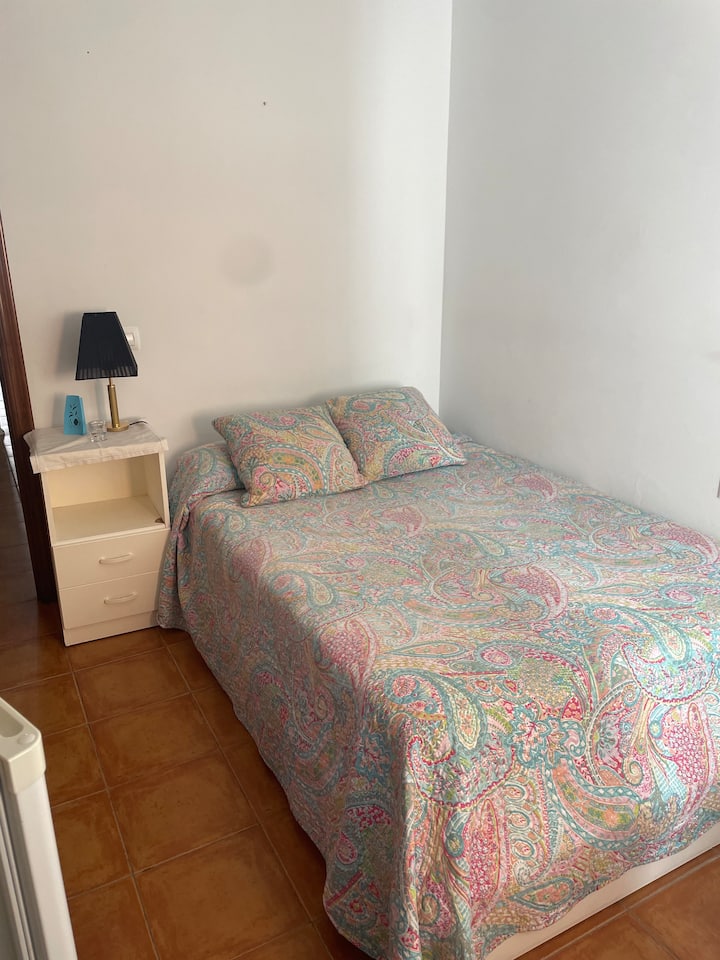 Habitación Con Mucha Luz - Dénia