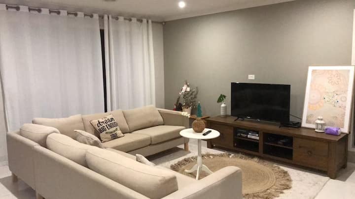 Geelong 3 Bedroom Lovely Home - Geelong Arena