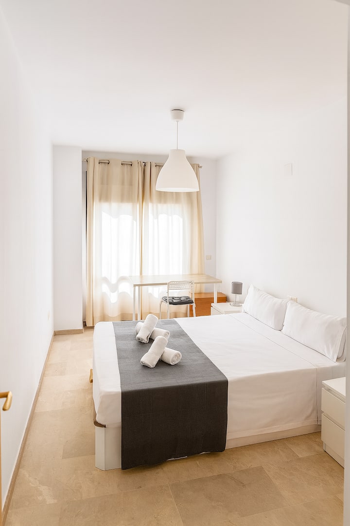 Cortes Suite - Pool  Paddle Tennis Court And  Gym - Valence en Espagne