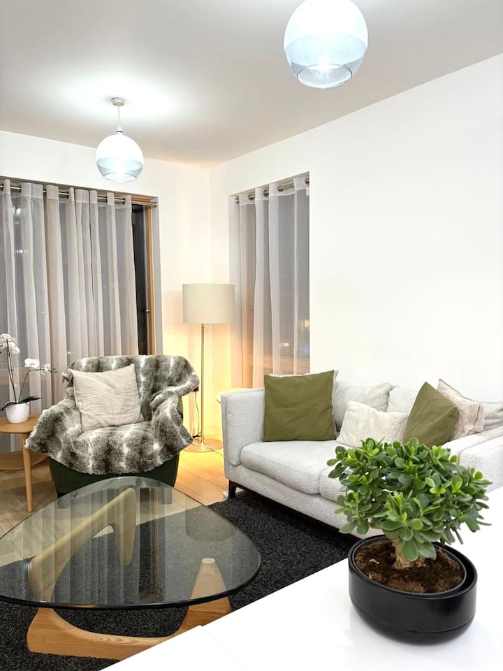 2-bedroom Apartment Near The Stations & Excel. - Canary Wharf - London