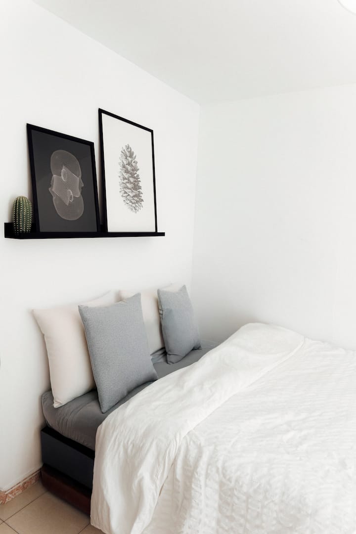 Sunny Studio With Prime Location - Madrid