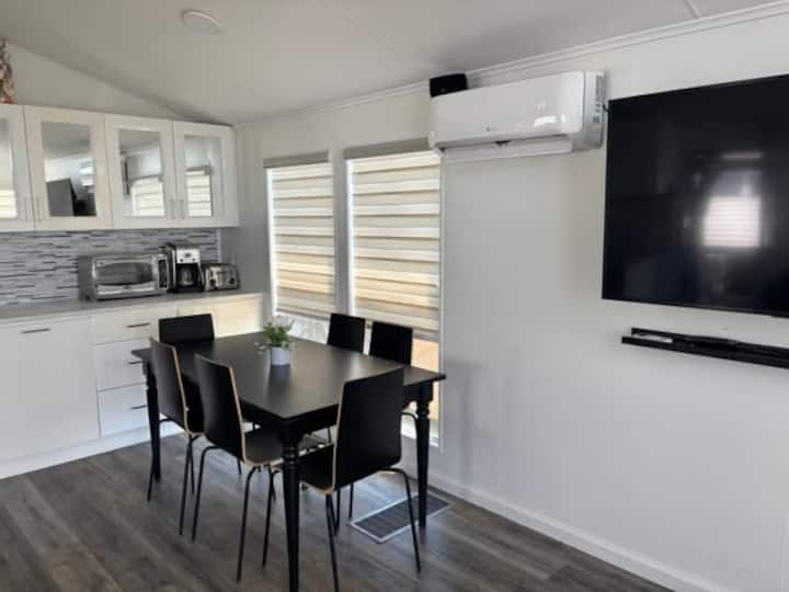 126 Wylnewood Cottage – Cozy Sherkston Getaway - Crystal Beach