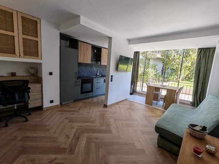 Cocon Azuréen Pour Une Pause Au Soleil - Mandelieu-la-Napoule