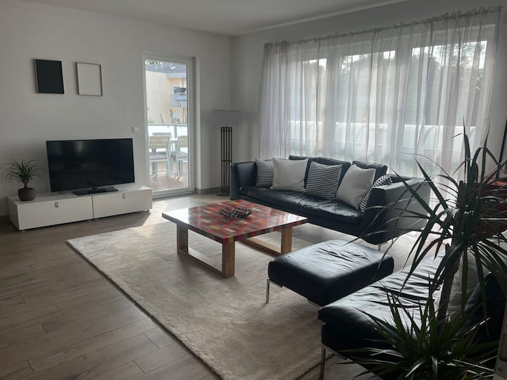 3 Zimmer-city-whg Mit Balkon + Tiefgarage - Saarlouis
