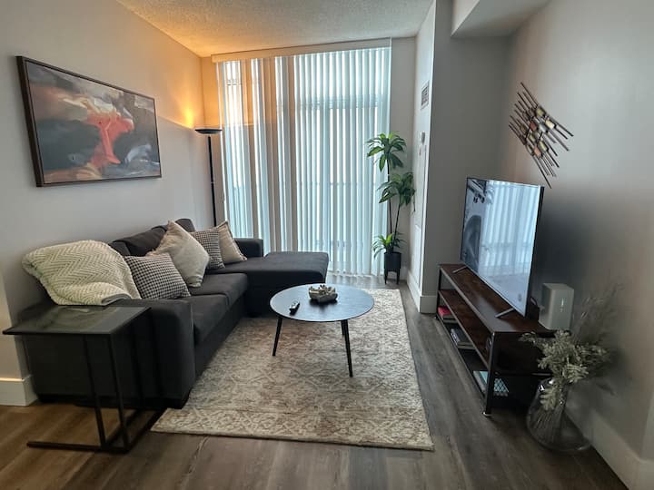 Stylish 2br Suite By Square One - Mississauga