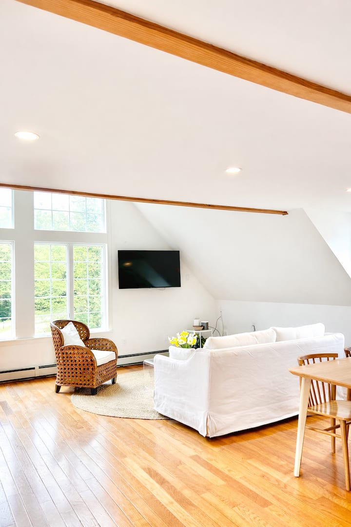 Sun-lit Guest Cottage On 27 Acres In Freeport - Freeport, ME