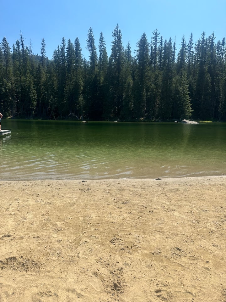 Beautiful Outlet Bay Getaway 
Priest Lake, Id - Priest Lake, ID