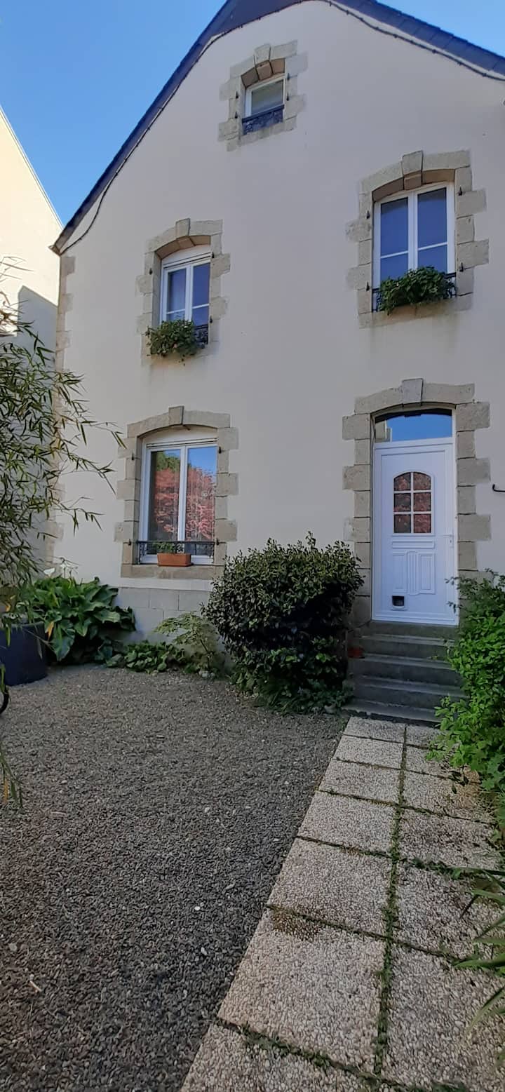 Maison De Ville Au Centre De St Pol-de-léon - Roscoff